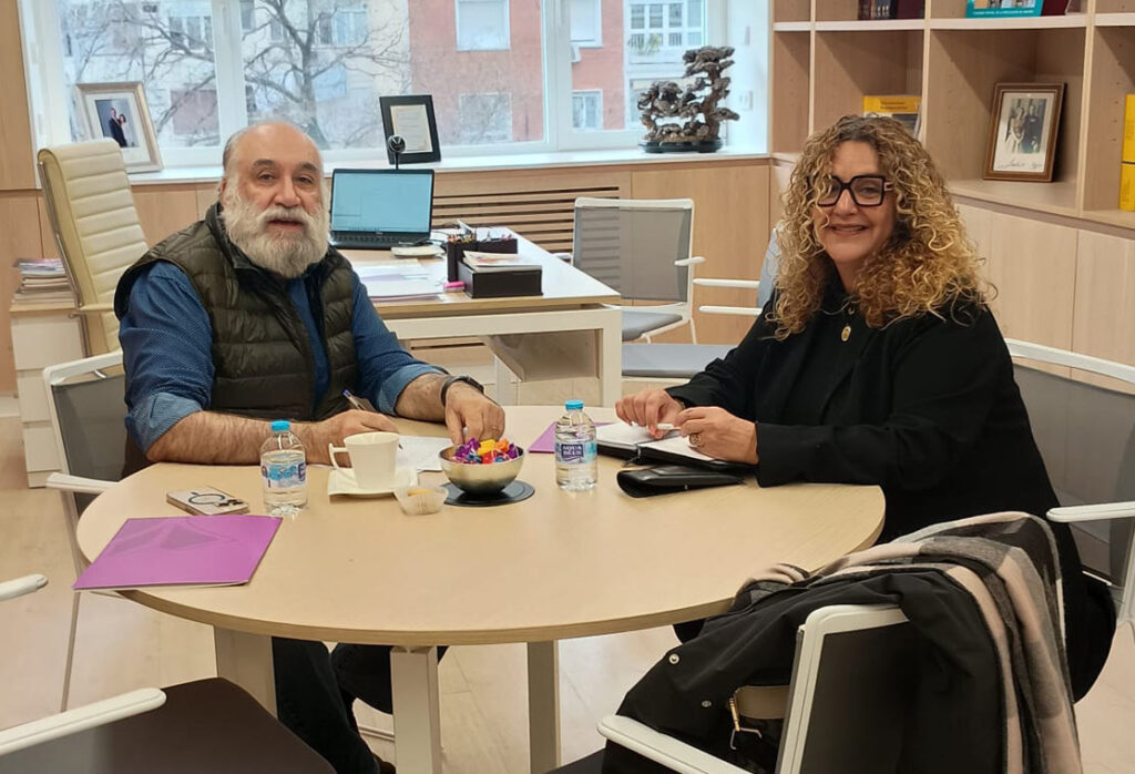 Reunión de la nueva decana del COPCA con el presidente del COP ...